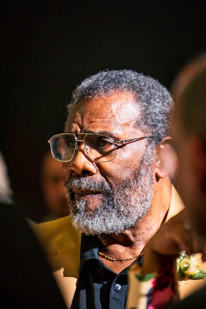 Crowning Achievement: Haynes King, Joe Greene honored by Earl Campbell ...